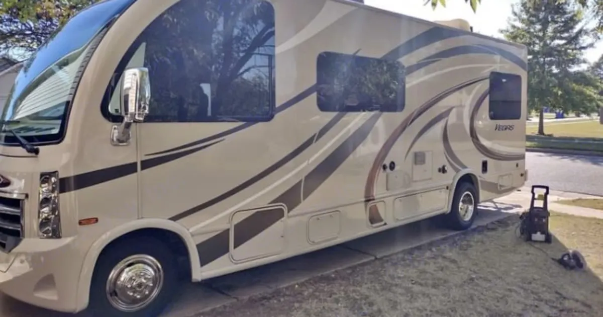 2016 Thor Vegas Class A Rental in Sand Springs, OK | Outdoorsy