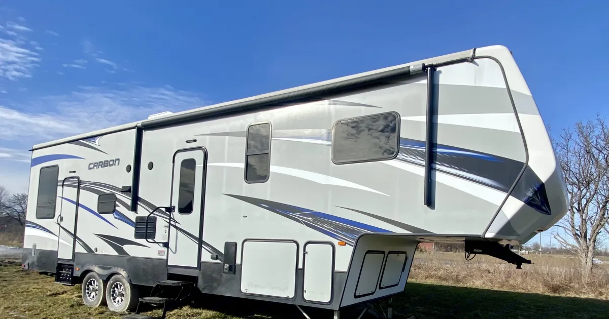 2016 Keystone Carbon Toy hauler Rental in Emmett, MI | Outdoorsy