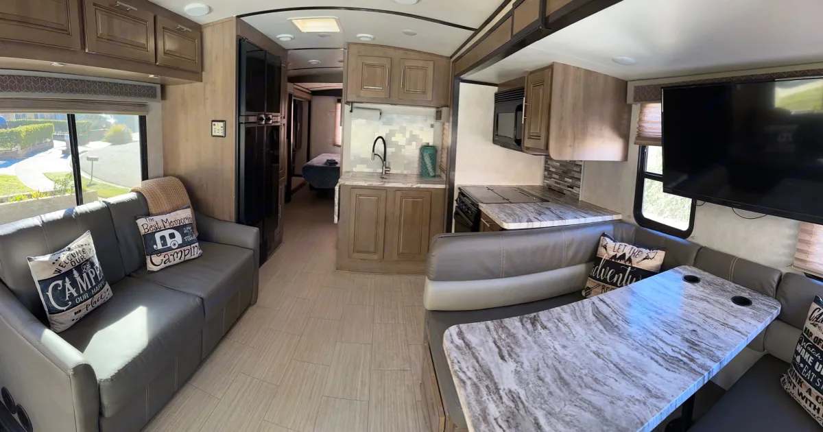 2020 FR3 FR3 Motorhome Class A Rental in Simi Valley, CA | Outdoorsy