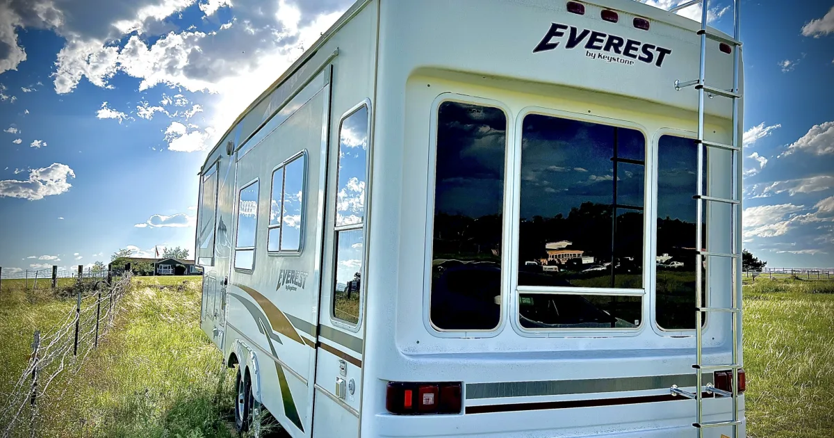 2005 Keystone RV Everest Fifth-wheel in Lakewood, CO | Outdoorsy