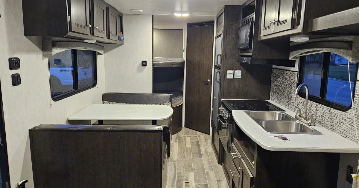2019 Heartland RVs Trail Runner SLE Travel trailer Rental in Warner ...