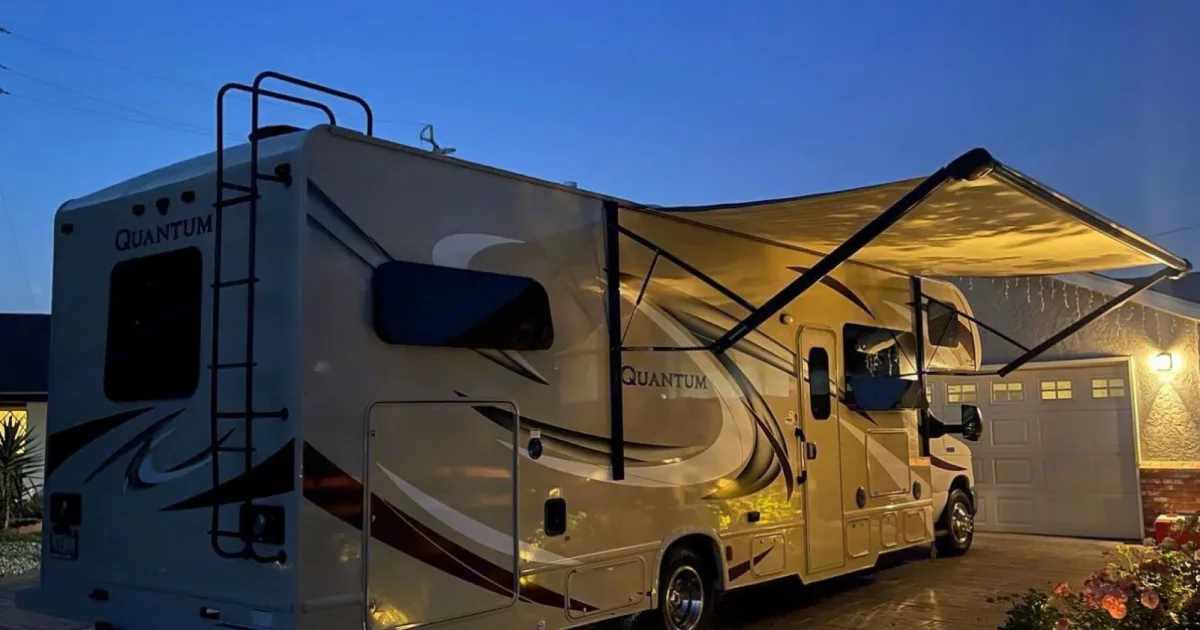 2017 Thor Quantum Class C Rental in North hills, CA | Outdoorsy