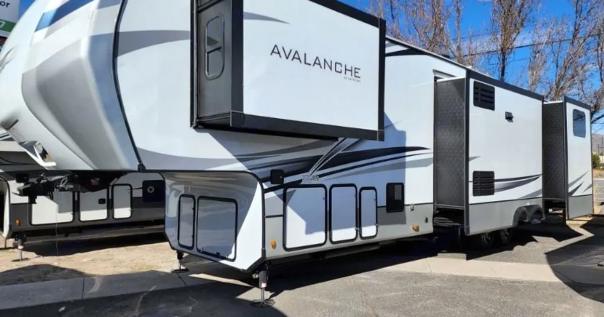 2022 Keystone Avalanche Fifth-wheel Rental in Reno, NV | Outdoorsy