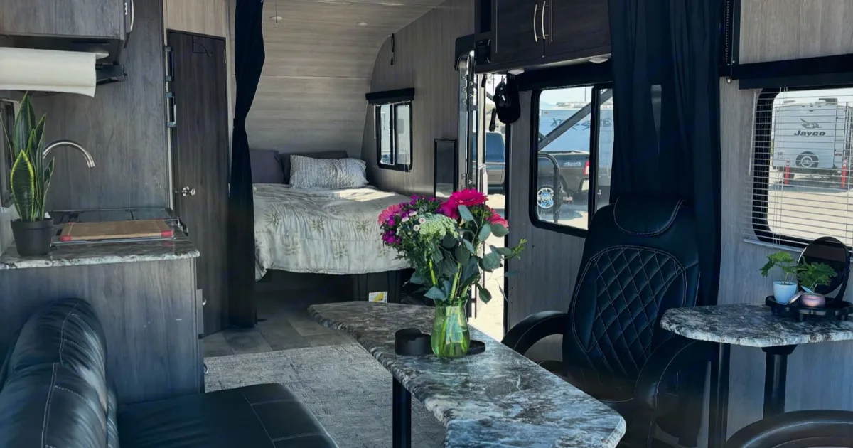 Photos | 2022 Genesis Supreme Rv Genesis Supreme Travel trailer Rental ...