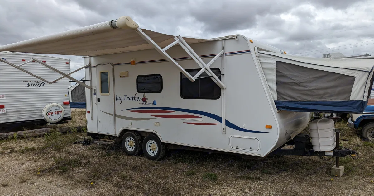 2008 Jayco Ultralite Travel trailer Rental in Edmonton, AB | Outdoorsy