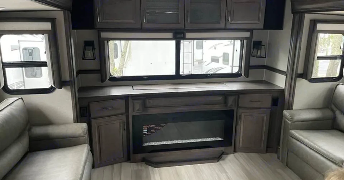 2022 Grand Design Solitude Fifth-wheel Rental in Spring Hill, FL ...