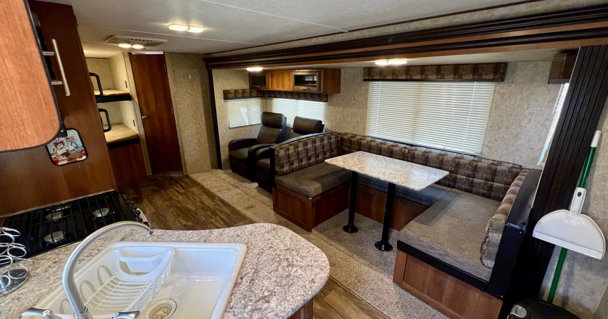 2018 Prime Time Avenger Travel trailer Rental in Clinton, CT | Outdoorsy