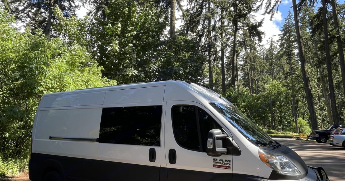 2018 Dodge Sprinter Camper van in Eugene, OR | Outdoorsy