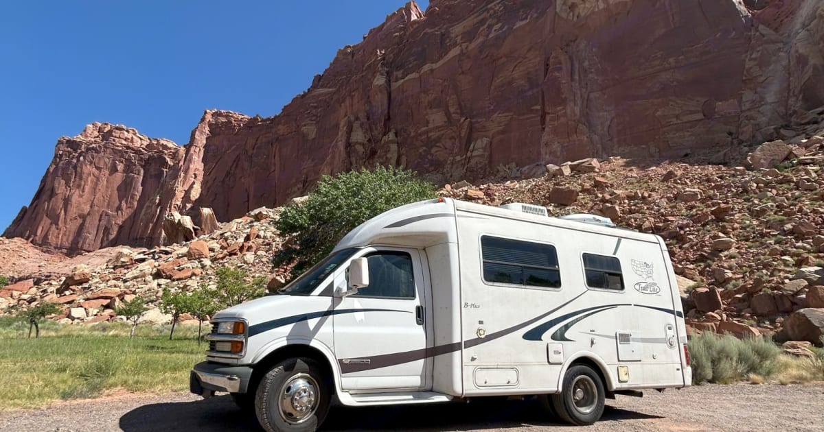 Photos | 2003 R-Vision Trail-Lite B+ Class B Rental in Eagan, MN ...