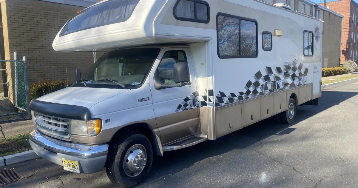 Photos | 1998 Gulf Stream Ultra Class C Rental in Cream Ridge, NJ ...