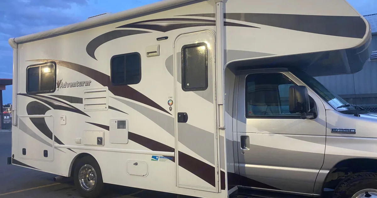 2017 Adventurer Adventurer Motorhome Class C Rental in Calgary, AB ...