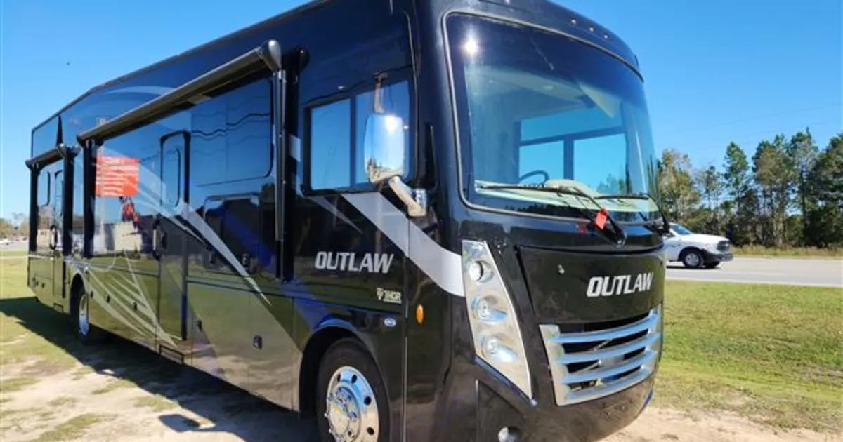 2022 Thor Motor Coach Outlaw 38KB Class A in Aylmer, ON | Outdoorsy