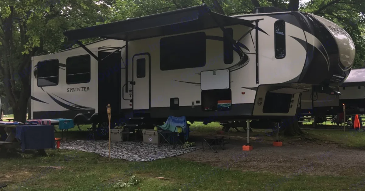 2017 Keystone RV Sprinter Fifth-wheel Rental in Fishers, IN | Outdoorsy
