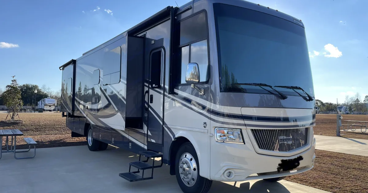 Photos | 2020 Canyon Star Canyon Star Motorhome Class A Rental in ...