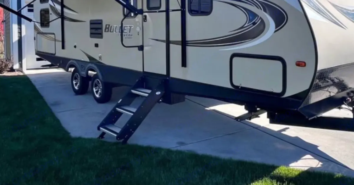 2017 Keystone RV Bullet Ultra Lite Travel trailer Rental in Hartford ...