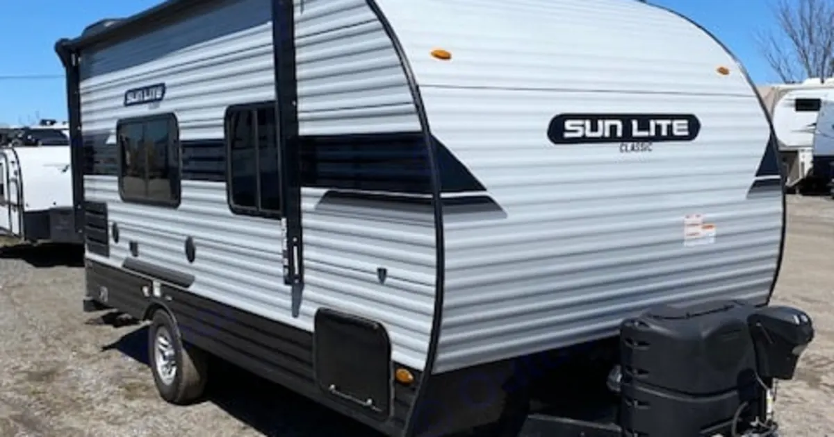 2021 Sunset Park RV Sun Lite Travel trailer in Bala, ON | Outdoorsy