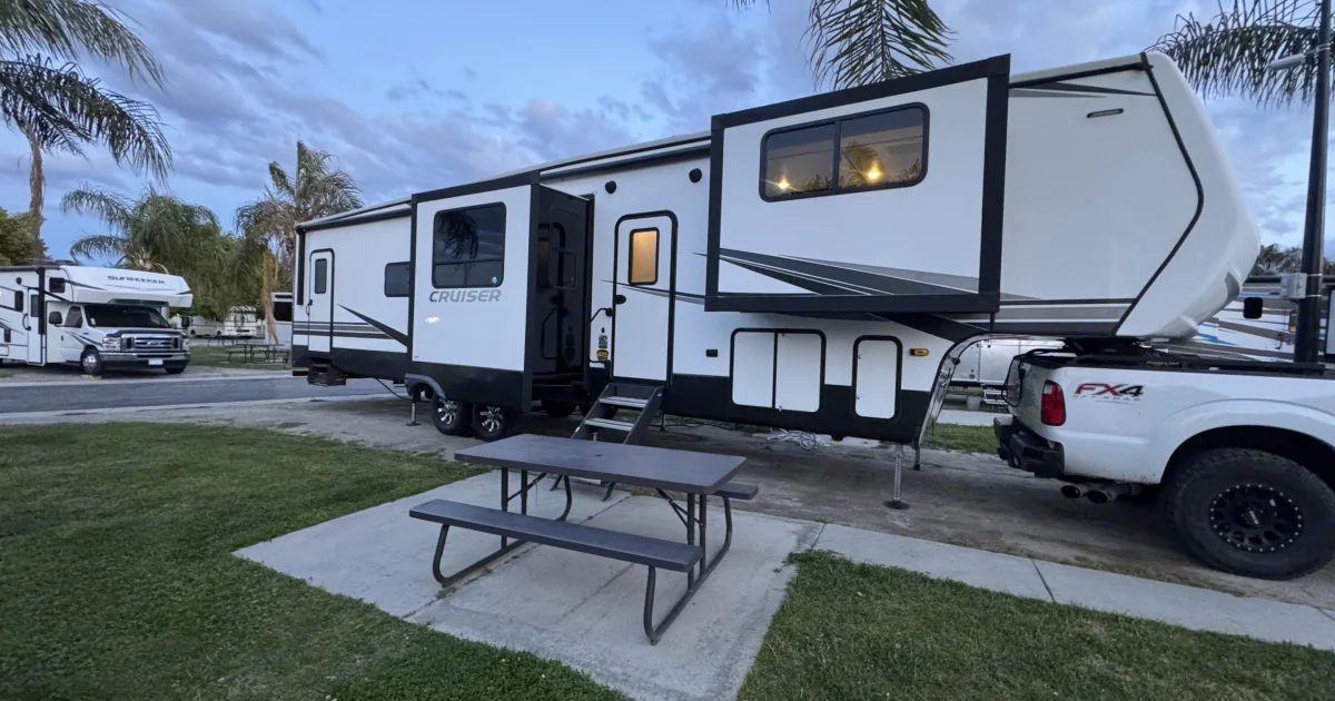 2021 Crossroads RV Cruiser Fifth-wheel Rental in Gilbert, AZ | Outdoorsy