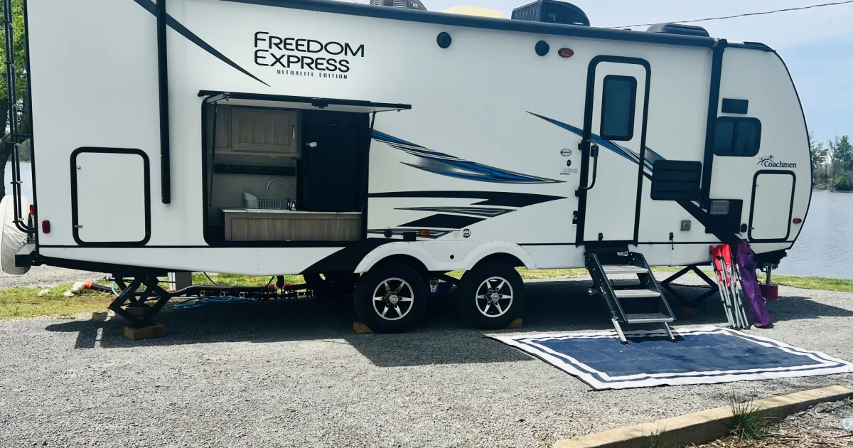 2020 Coachmen Freedom Express Travel trailer Rental in Rogersville, AL ...