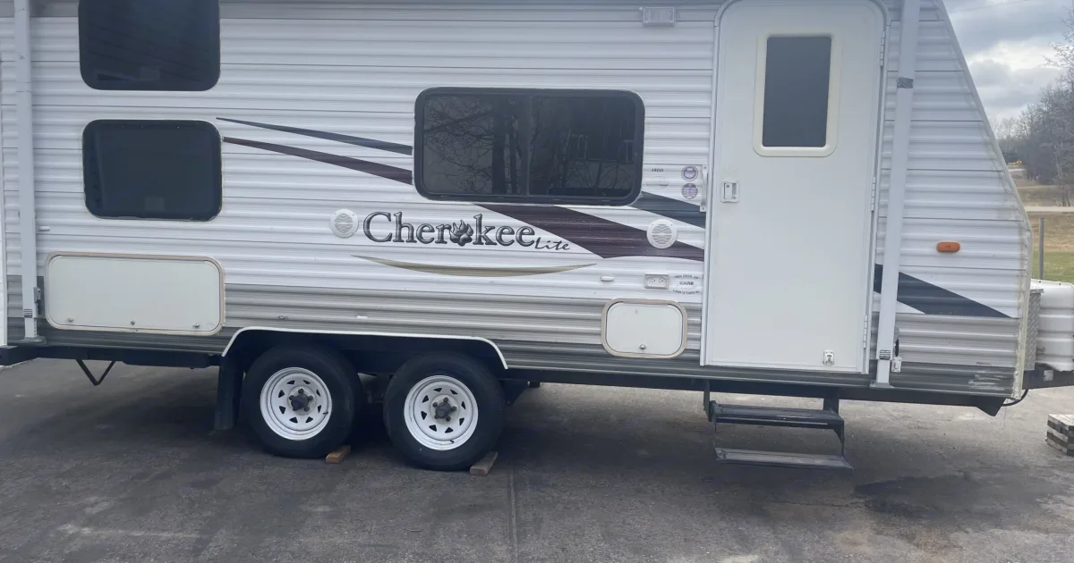 2006 Forest River Cherokee Lite Travel trailer Rental in Ardrossan, AB ...