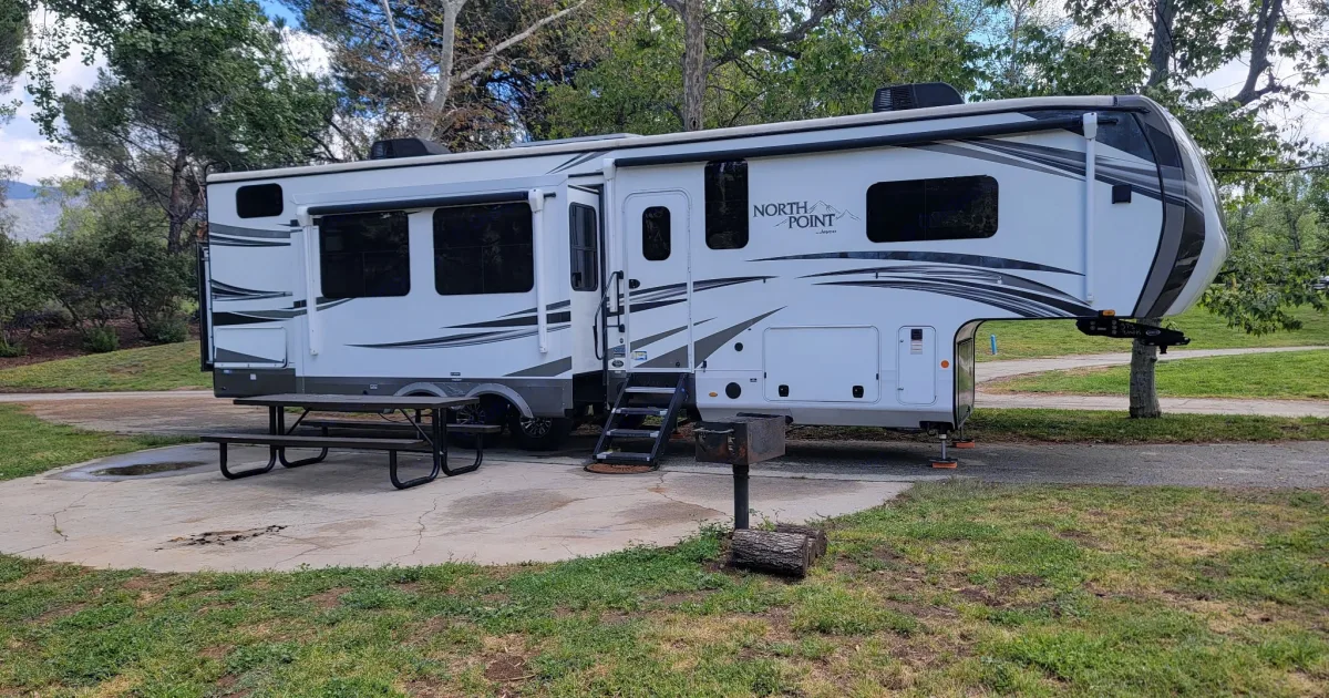 2021 Jayco North Point Fifth-wheel in Mentone, CA | Outdoorsy