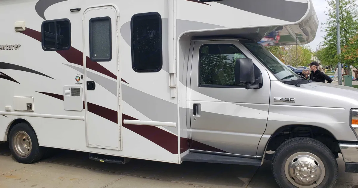 2018 Adventurer Adventurer Motorhome Class C Rental in Alberta Beach ...