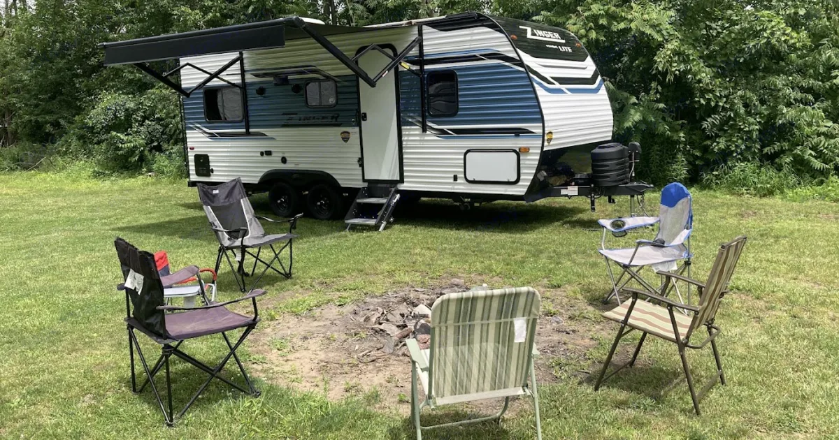 2024 Crossroads RV Zinger 211RD Travel trailer Rental in Westland, MI ...