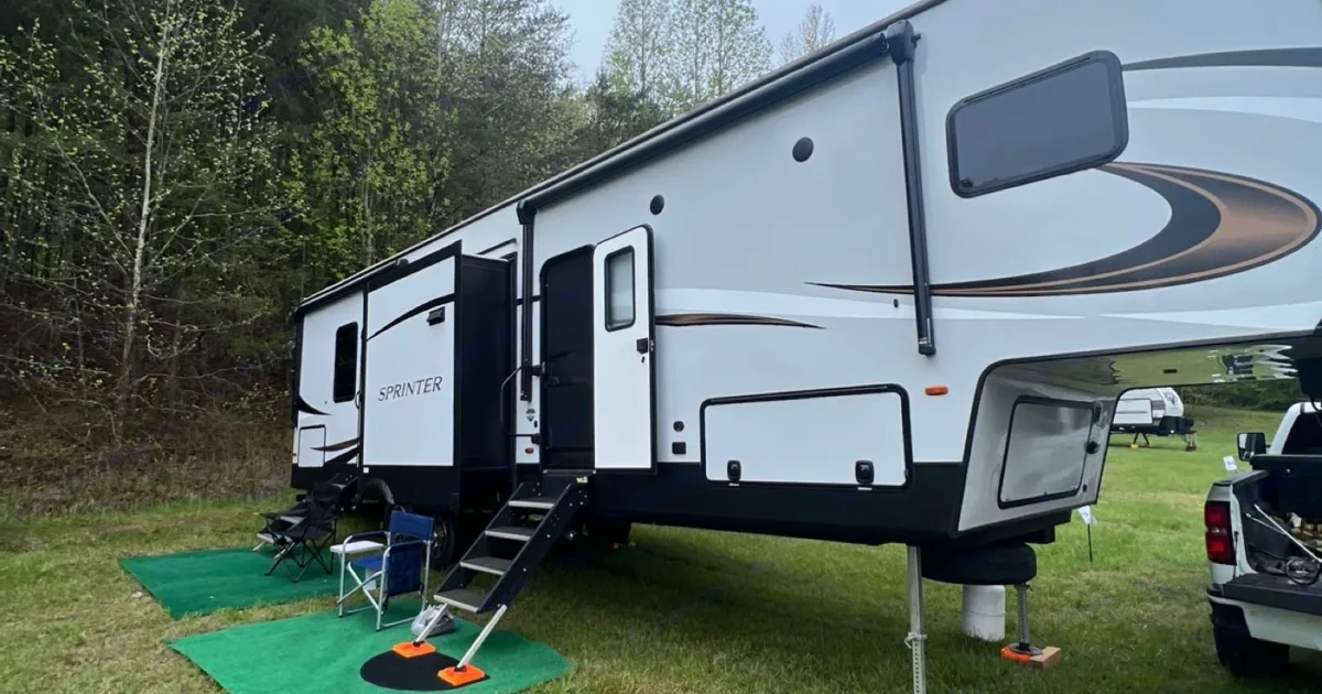 2021 Keystone RV Sprinter Campfire Edition Fifth-wheel Rental in Elkin ...