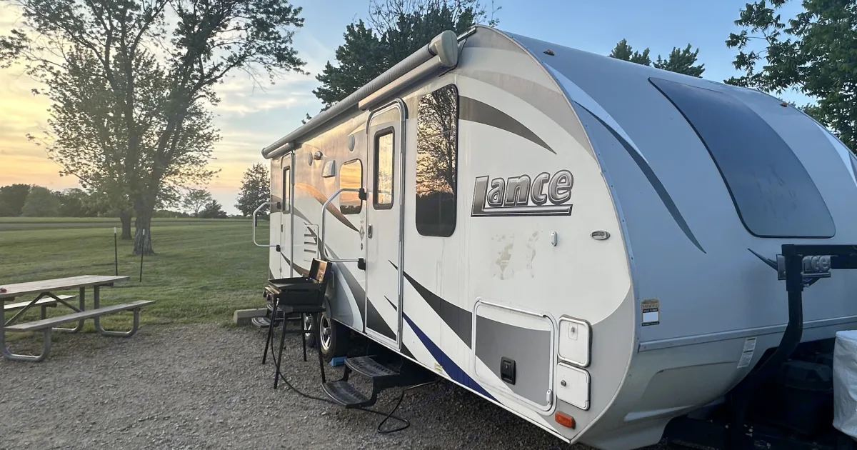 2016 Lance Manufacturing Lance Manufacturing Trailer Travel trailer in ...