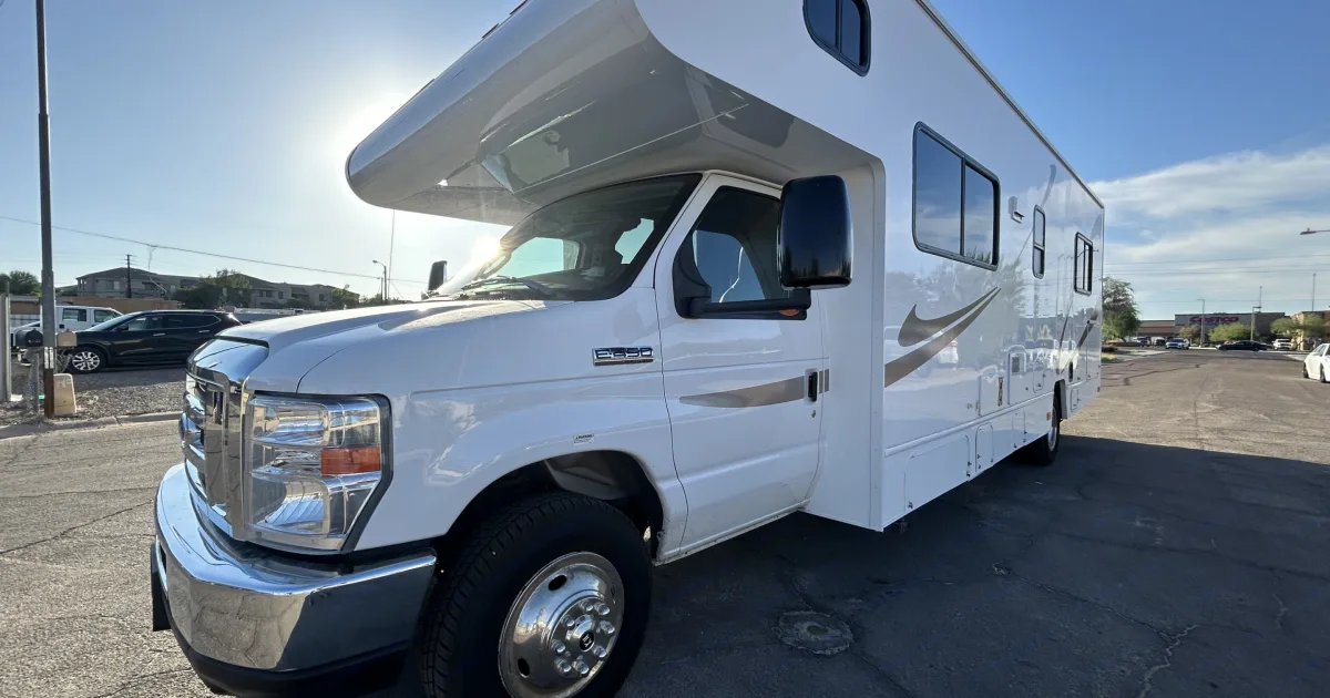 2020 Winnebago Minnie Winnie Class C Rental in Phoenix, AZ | Outdoorsy