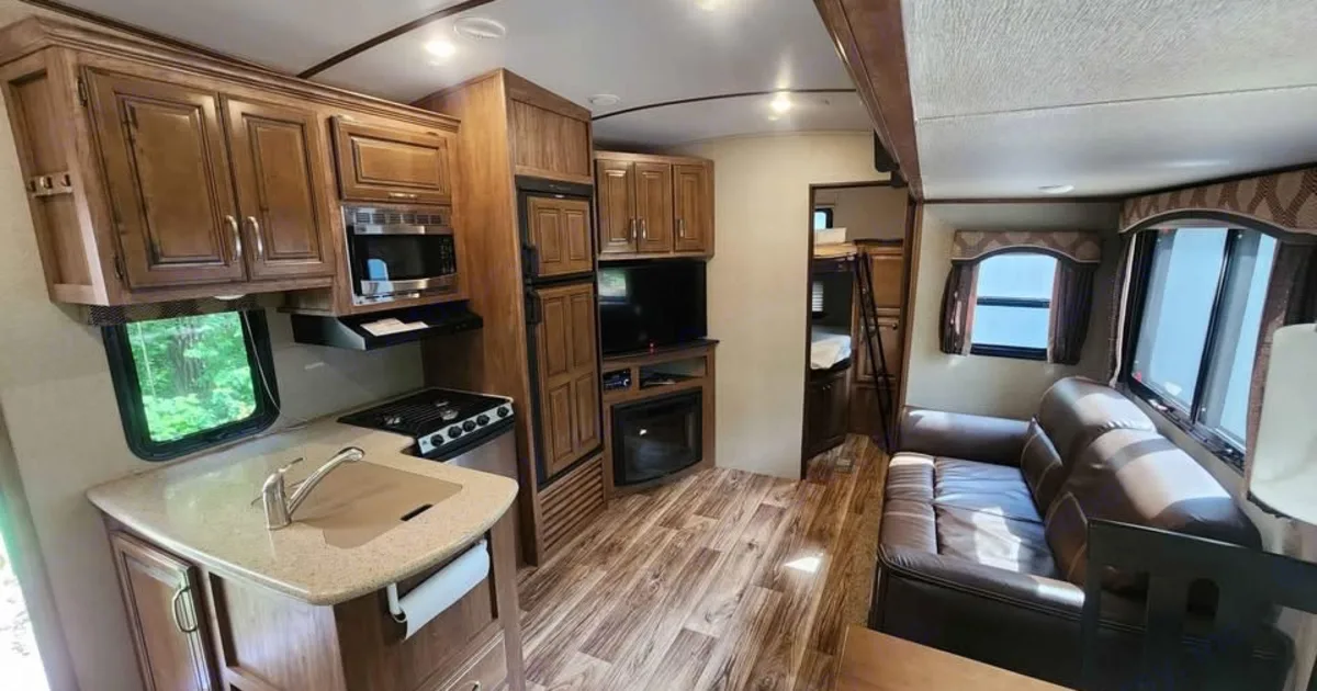 2018 Keystone RV Laredo Fifth-wheel Rental in Elk River, MN | Outdoorsy