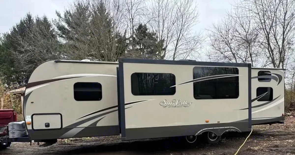 2014 Evergreen RV Sun Valley Travel trailer Rental in WELLINGTON, OH ...