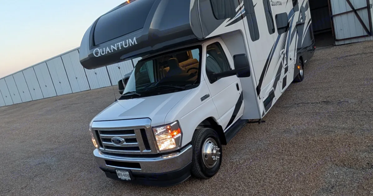 2023 Thor Quantum Class C Rental in Princeton, TX | Outdoorsy