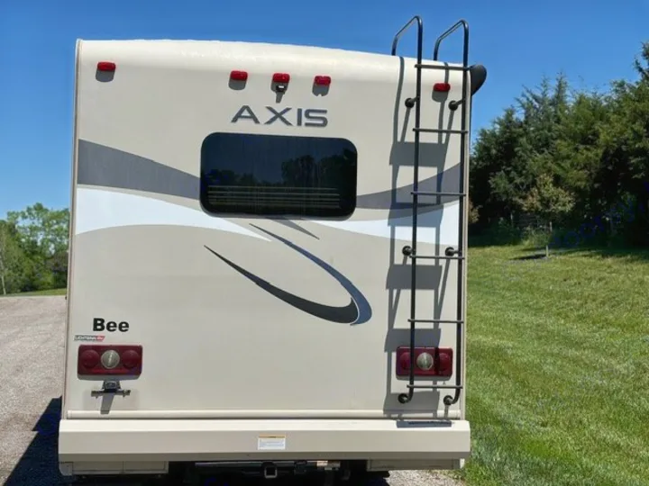 Photos | 2016 Thor Axis Class A Rental in Overland Park, KS | Outdoorsy