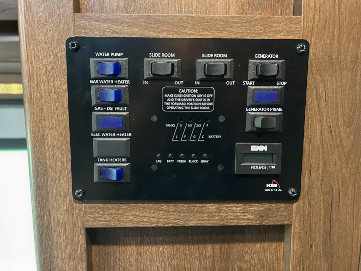 Photos | 2019 Coachman Freelander 26DS Class C Rental in owosso, MI ...