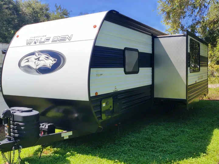 Photos | 2024 Forest River WOLF DEN Travel trailer in Tampa, FL | Outdoorsy