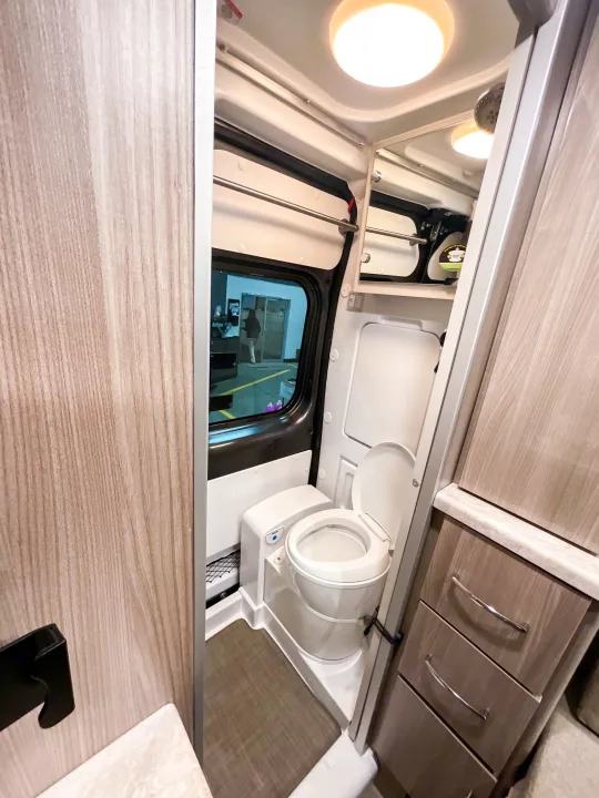 Photos | 2023 Dodge Ram Thor scope Class B Rental in CHAGRIN FALLS, OH | Outdoorsy