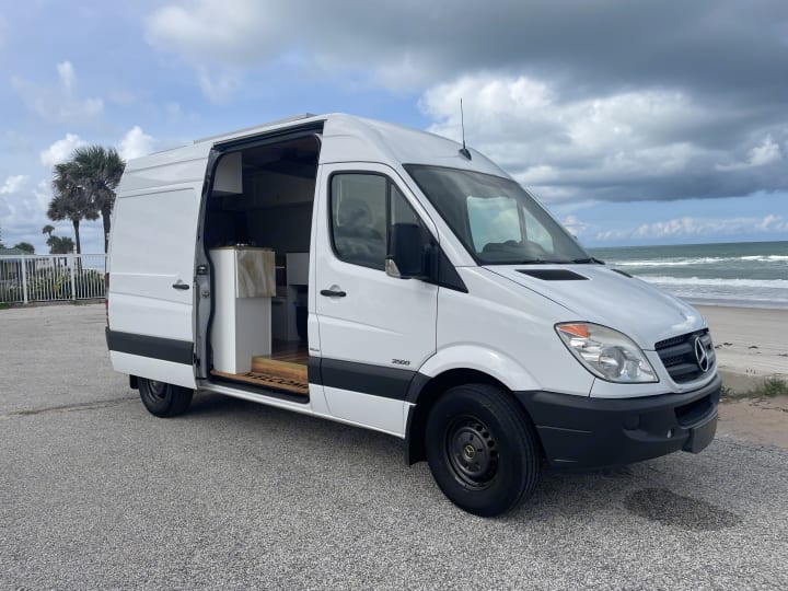 Photos | 2013 Mercedes-Benz Sprinter Camper van Rental in Orlando, FL ...