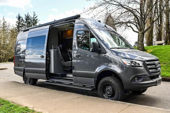 Photos | 2021 Mercedes-Benz Sprinter Camper van Rental in LAKE OSWEGO ...