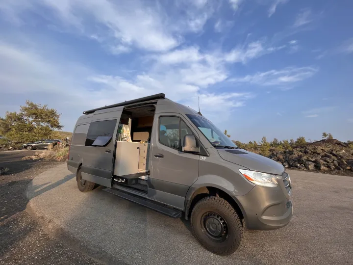 Photos | 2021 Mercedes-Benz Sprinter Camper van Rental in LAKE OSWEGO ...