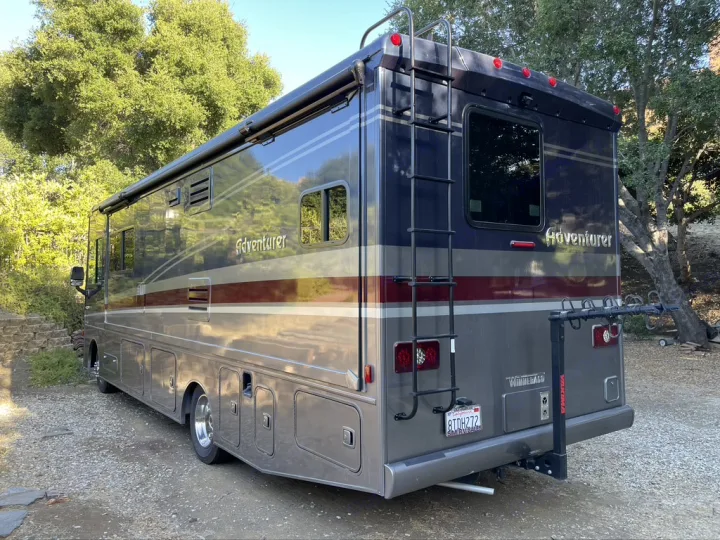 Photos | 2021 Winnebago Adventurer Class A Rental in Calabasas, CA ...