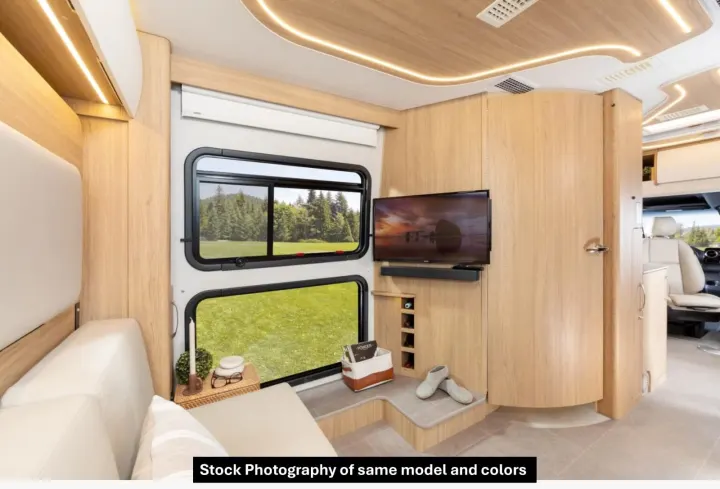 Photos | 2022 Leisure Travel Vans Unity Class C Rental in Issaquah, WA ...