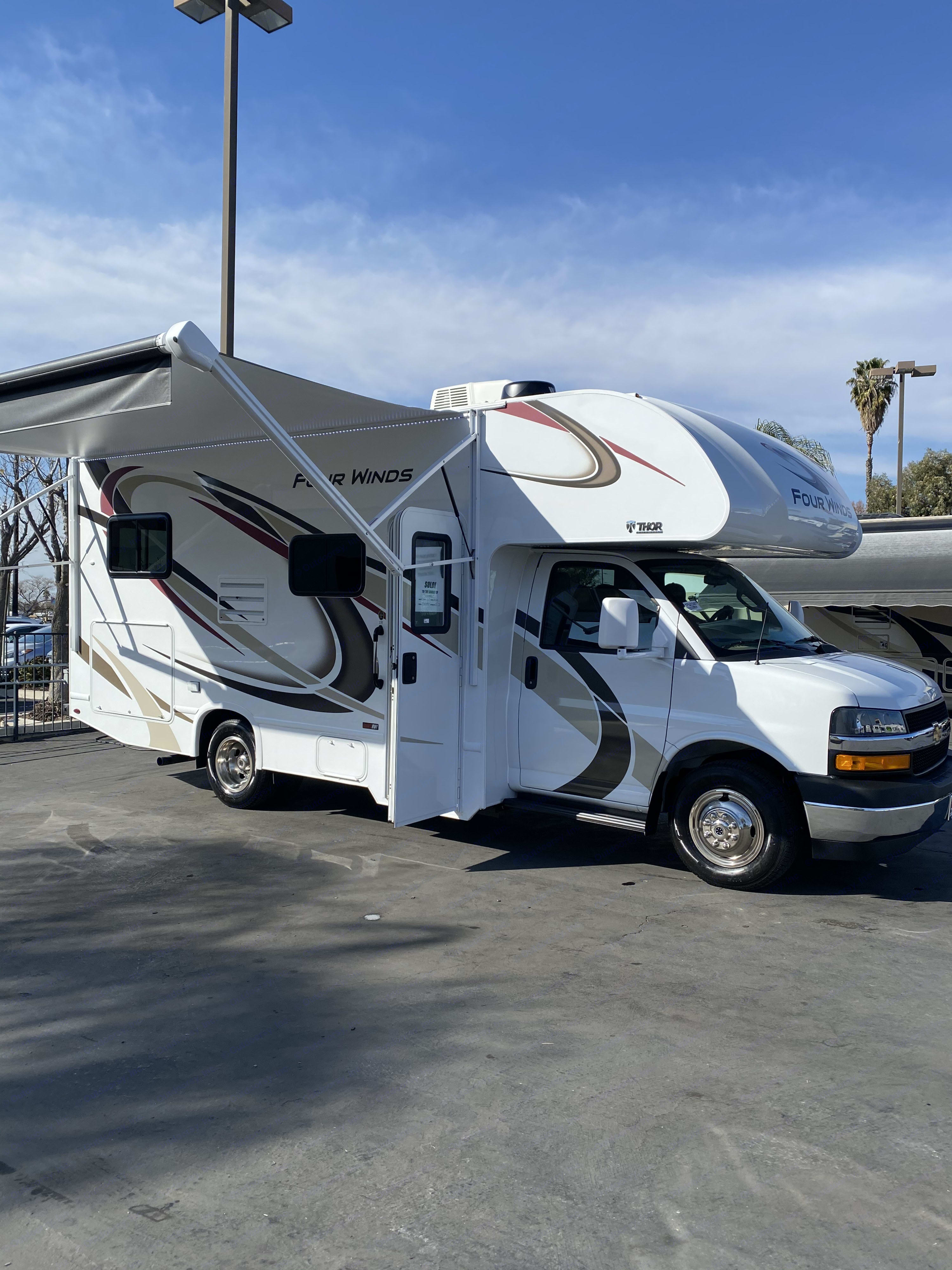 2020 Thor Motor Coach Four Winds Class C Rental in Riverside, CA ...
