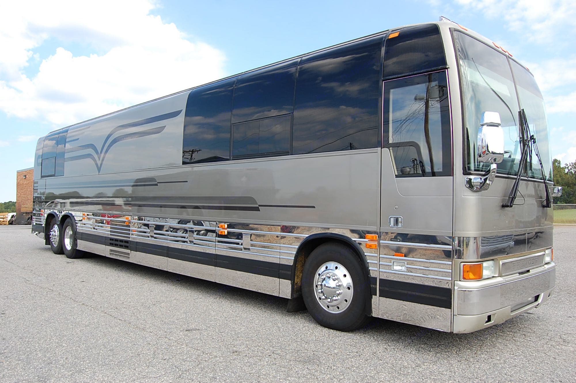 2003 Prevost Le Mirage Class A Rental in Las Vegas, NV | Outdoorsy