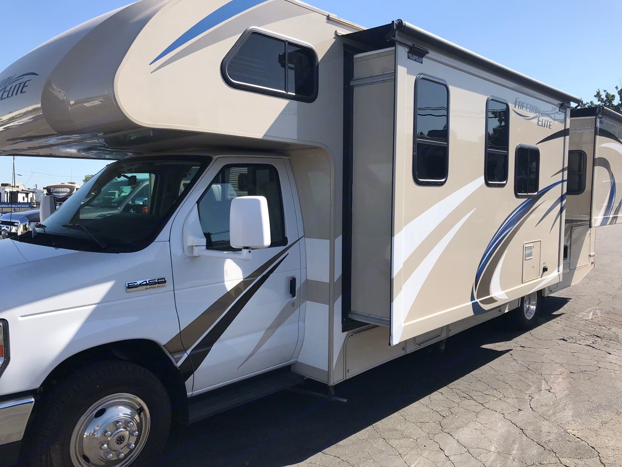 2018 Thor Motor Coach Freedom Elite Class C Rental in Fresno, CA ...