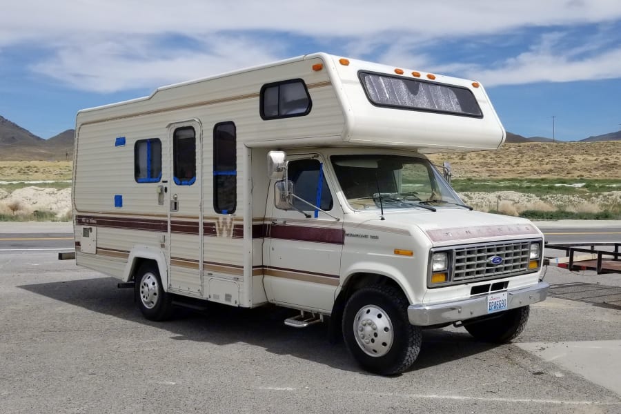 1984 Winnebago Minnie Winnie Motor Home Class C Rental in South Lake ...