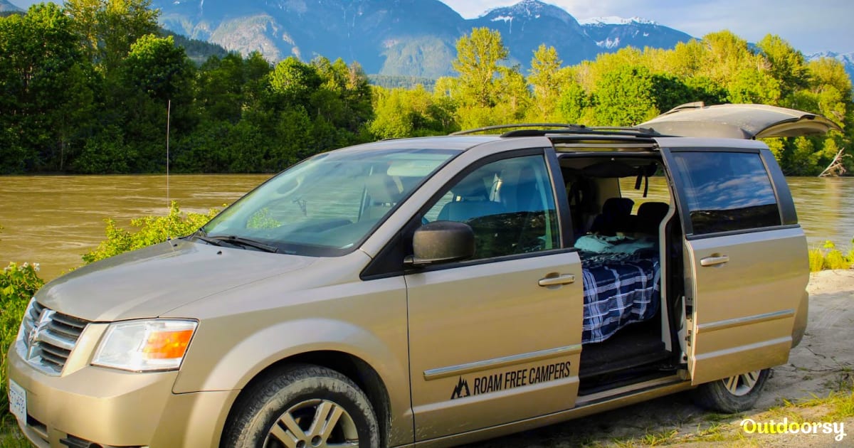 2009 DODGE GRAND CARAVAN Motor Home Camper Van Rental in Squamish, BC ...