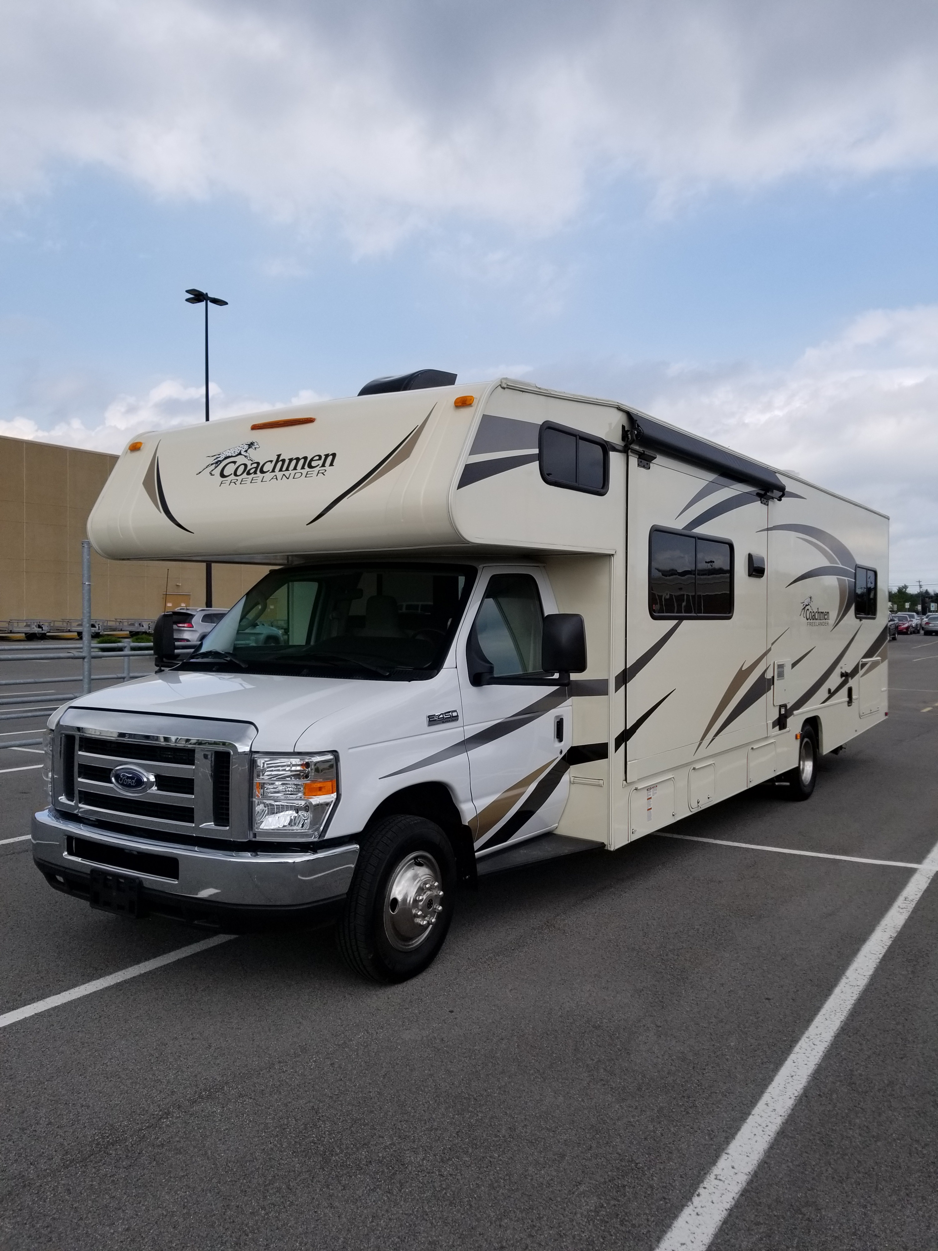 2018 Coachmen Freelander 31 BH Class C Rental in Dacula, GA | Outdoorsy