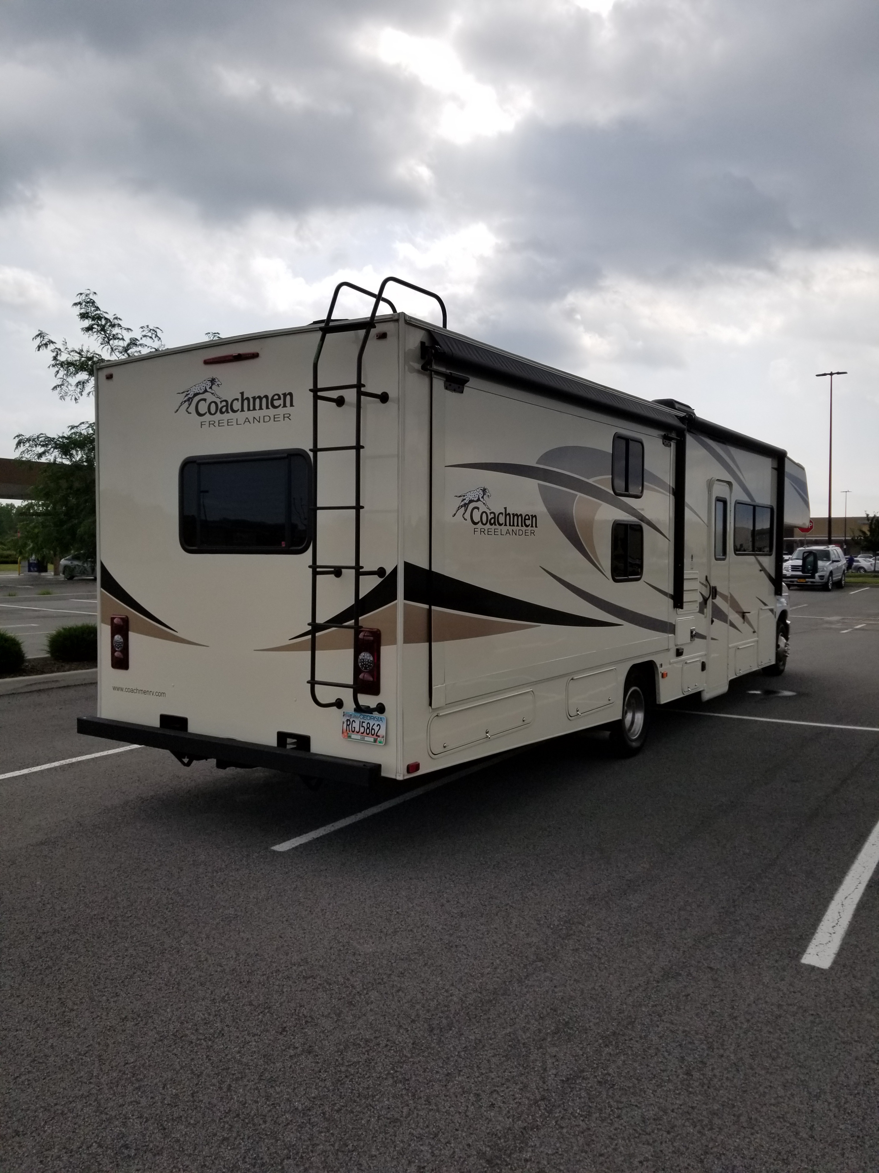 2018 Coachmen Freelander 31 BH Class C Rental in Dacula, GA | Outdoorsy