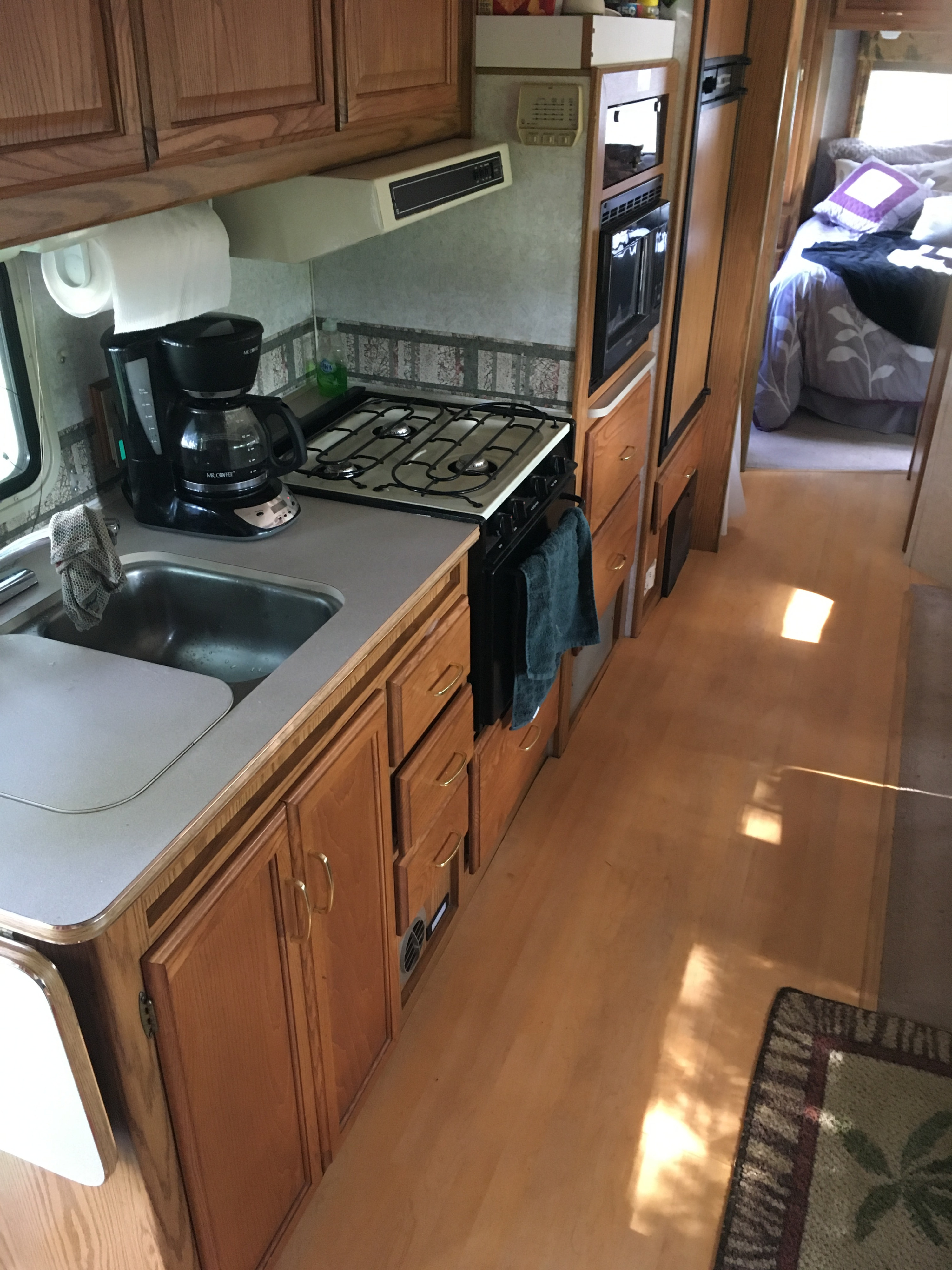 1999 Winnebago Minnie Winnie Class C Rental in East Hartford, CT ...