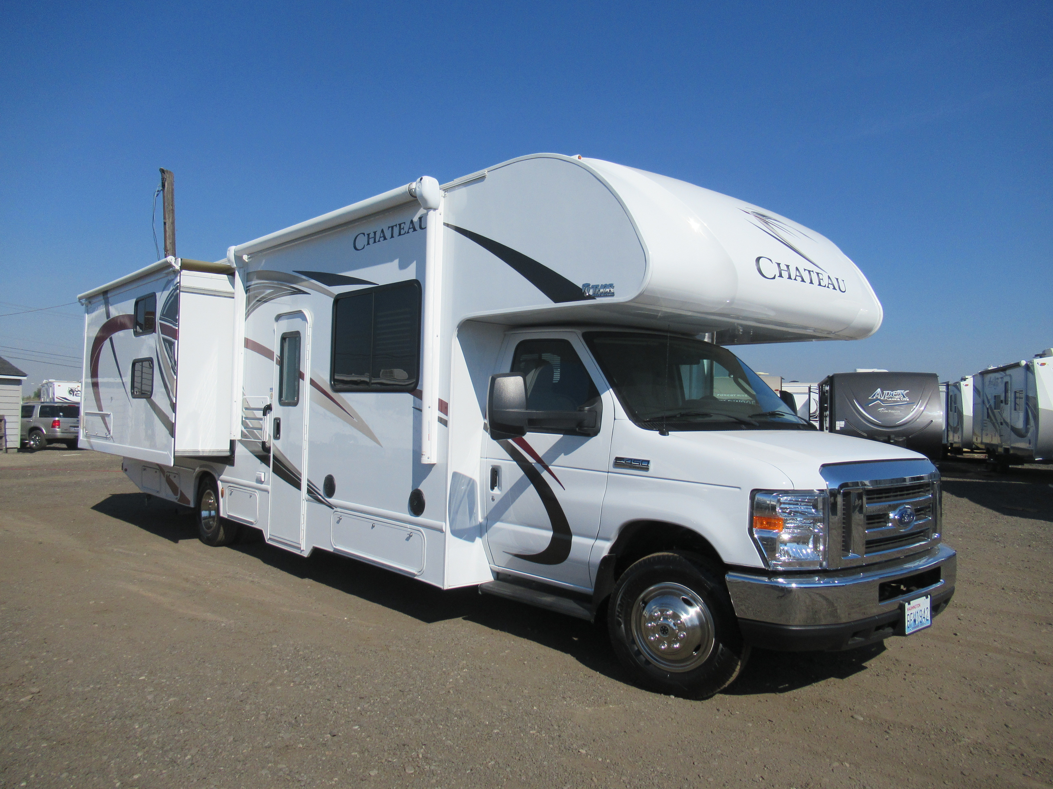 2018 Thor Motor Coach Chateau 30D(3) Class C Rental in Spokane Valley ...